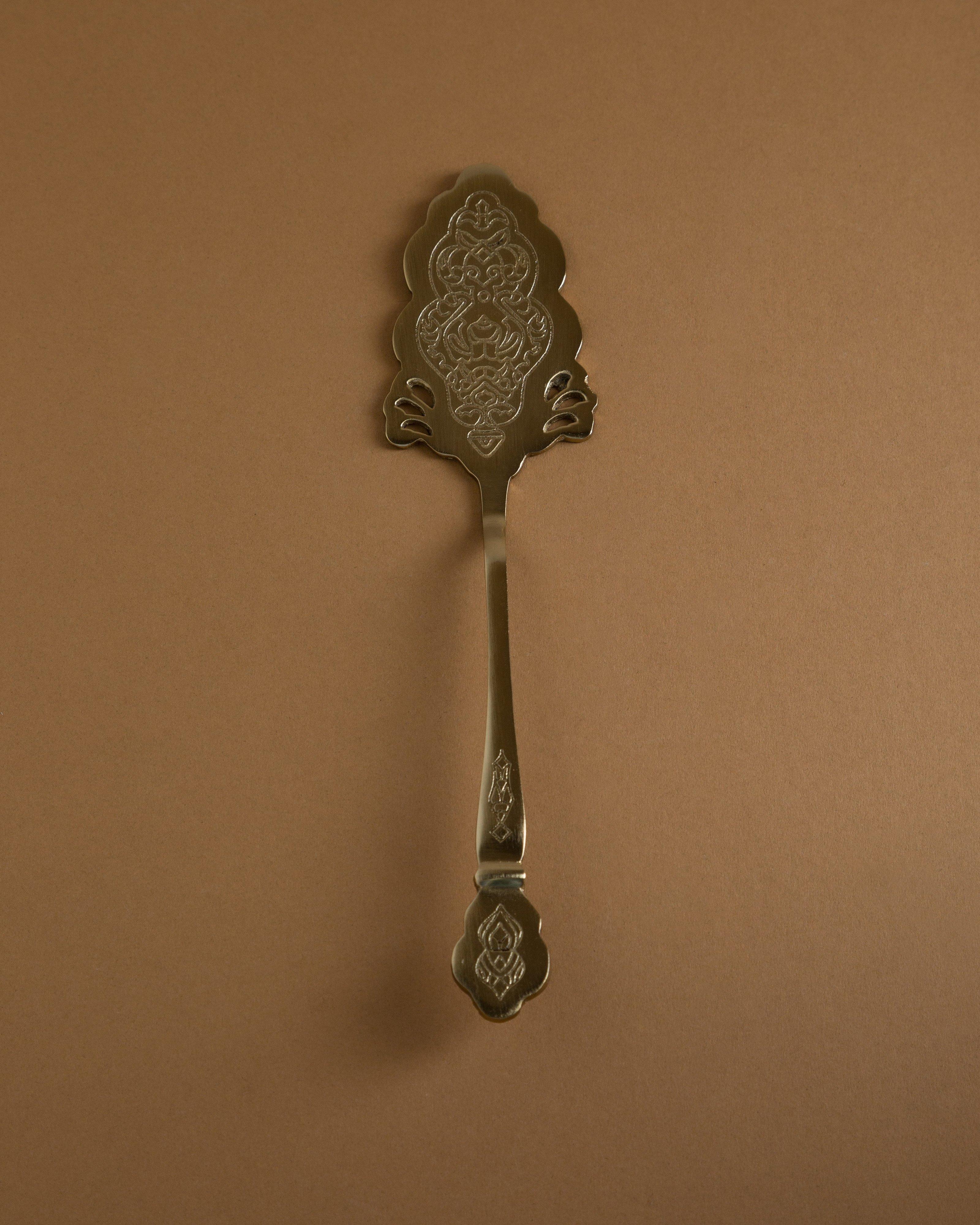 Decorative Vintage Cake Lifter - Poetry Clothing Store